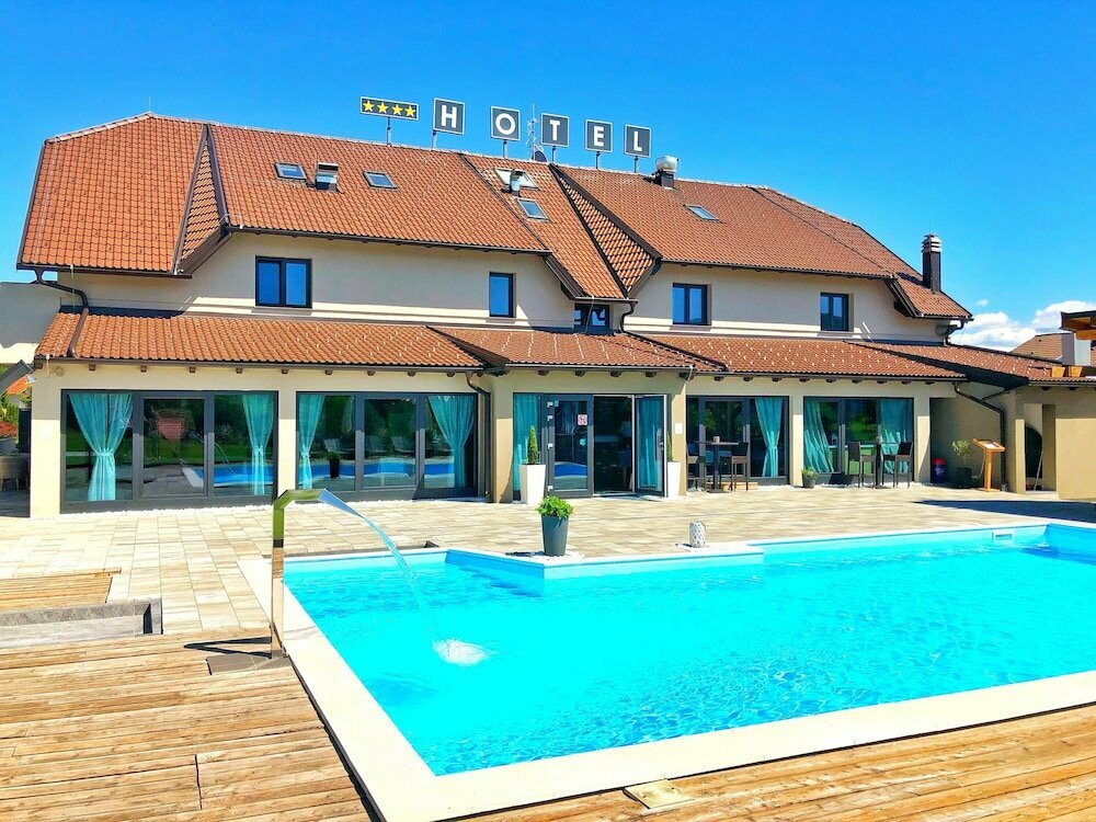 Otel 16 Lakes Hotel, Karlovac Bölgesi, foto