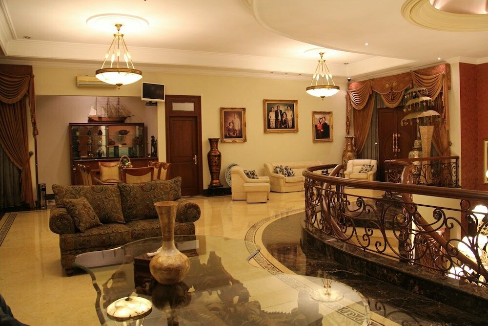 Otel Ndalem Nugraheni, Dünya, foto