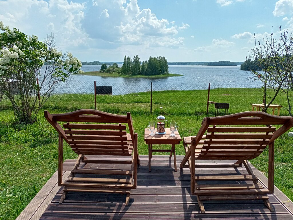 Resort oteller, tesisler Дом на поле у реки, Vologodskaya oblastı, foto