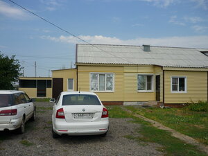 How home (Nasosnaya ulitsa No:16, posyolok Zimovniki), otel  Rostovskaya oblastından