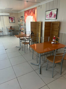 У Юрия (ulitsa Lenina No:93А, derevnya Zlatogorova), kafe  Sverdlovskaya oblastından