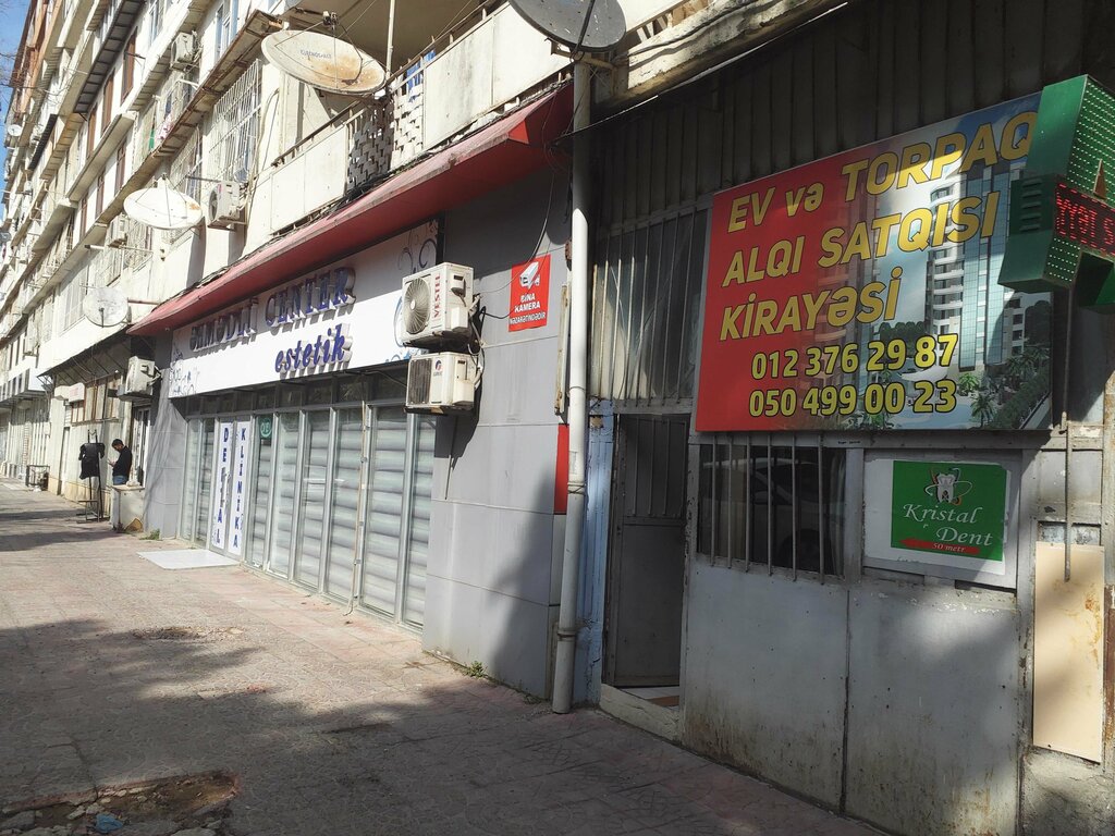 Emlak ofisi Ev alqi satqi, Bakü, foto