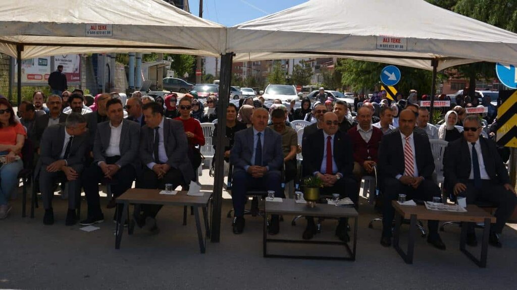 Eğitim merkezleri Tavşanlı Halk Eğitimi Merkezi, Tavşanlı, foto