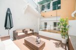 Private Terrace & Design Apartment by Buuka Apartments (Rua de S. Paulo 146), daireler  Lizbon'dan