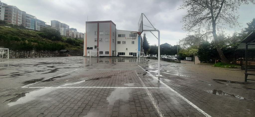 Lise Gemlik Hisar Anadolu Lisesi, Gemlik, foto