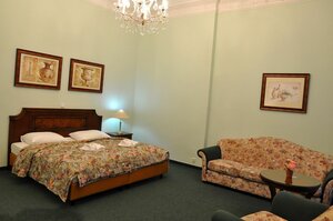 Hotel Ester (Karlovarský kraj, Karlovy Vary, Tržiště, 388/43), otel  Karlovy Vary'den