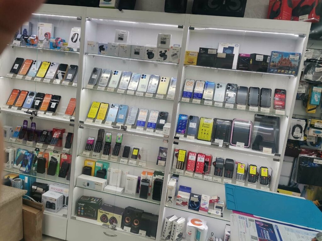 Cep telefonu ve aksesuarları satış mağazaları СТО мобильников, Kerç, foto