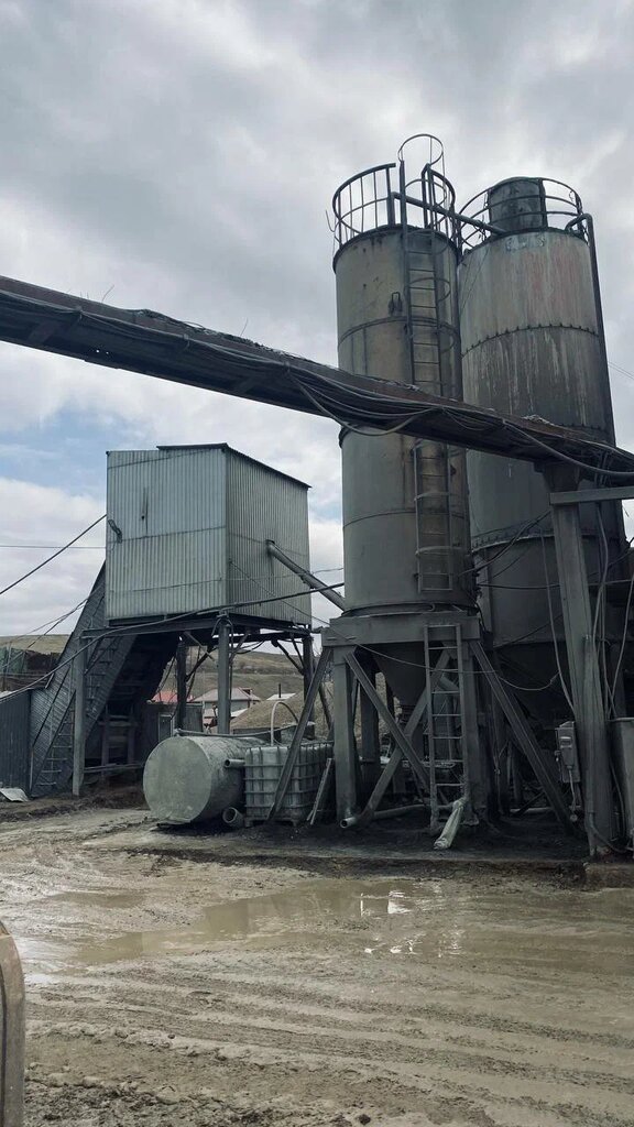 Beton ve beton ürünleri üreticileri Azovbeton, Azov, foto