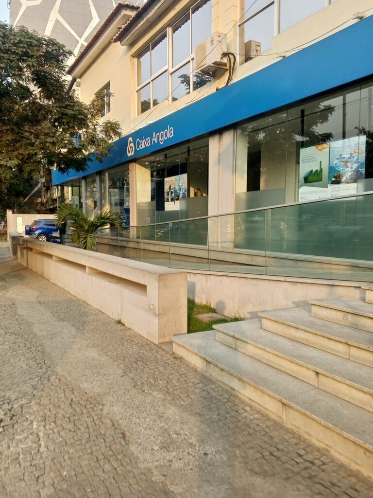 Banka Caixa Angola, Loanda, foto
