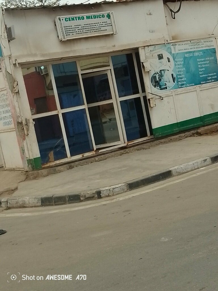Tıp merkezleri ve klinikler Centro medico, Loanda, foto