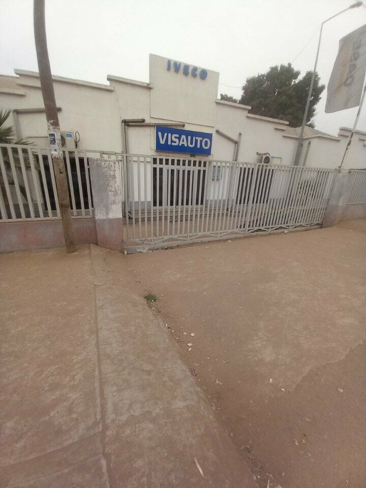 Otomobil servisi Visauto, Loanda, foto