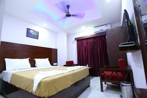 Hotel Rr International (State of Karnataka, Bengaluru, 4th Cross Road), otel  Bangalor'dan