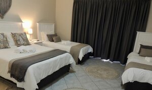 La Mer Guesthouse Port elizabeth (Eastern Cape Province, Nelson Mandela Bay, Chief Dawid Stuurman International Airport), otel  Port Elizabeth'ten