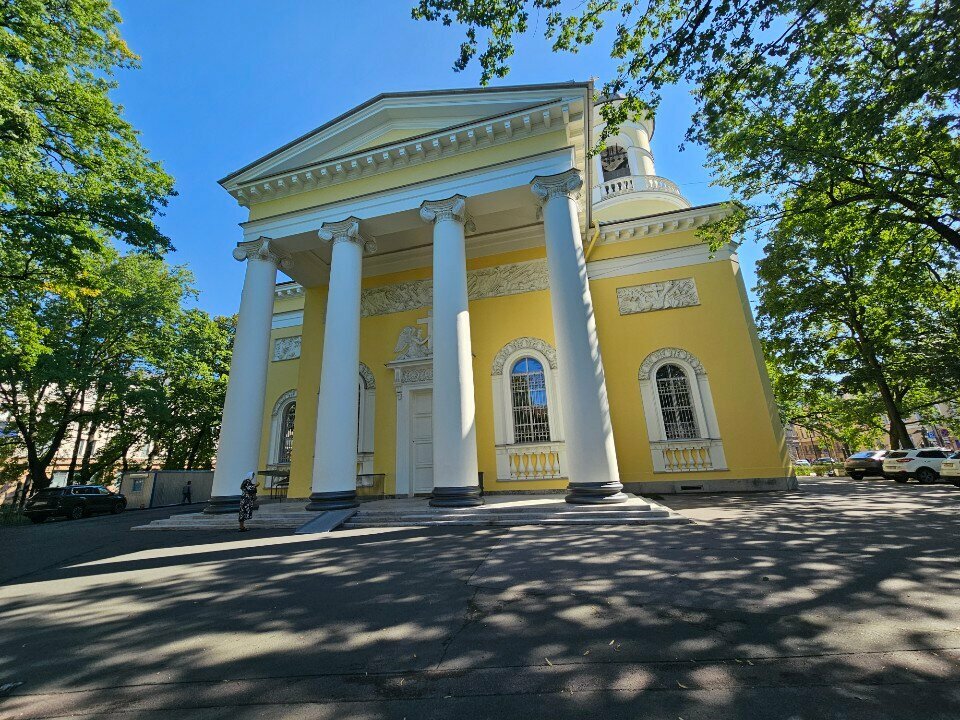 Şapel, haç anıtı Chapel at the Cathedral of the Transfiguration, Saint‑Petersburg, foto