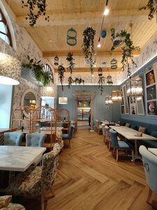 Птичий Двор (Marshalla Alexeeva Street No:3/4), kafe  Rostov'dan