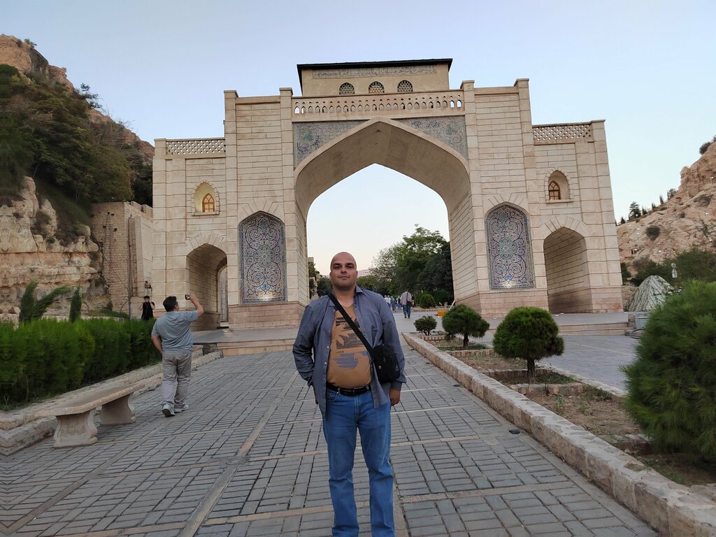 Anıt, heykel Hacu Kirmani Mezarı, Shiraz, foto