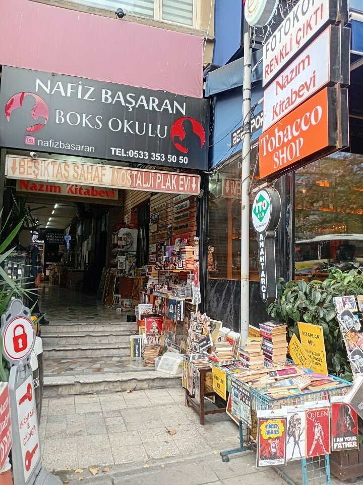 Kitap mağazaları Nazım Kitabevi, İstanbul, foto