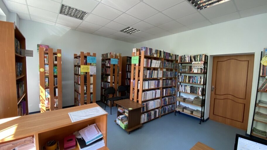 Kütüphaneler Мальковская сельская библиотека, Tümen (Tiumenskaya) oblastı, foto
