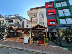 Lara Hakan Aile Pansiyonu ve Apart (Şirinyalı Mah., 1502/1. Sok., No:7/1, Muratpaşa, Antalya), otel  Antalya'dan