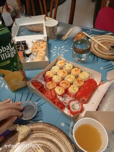 Fudzi (ulitsa Gagarina No:35), suşi restoranı  Semiluki'den