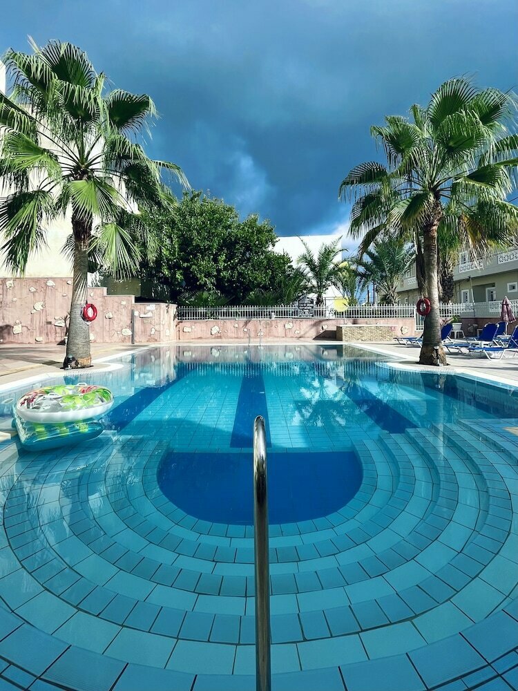 Otel Semiramis Apartments by Estia, Dünya, foto