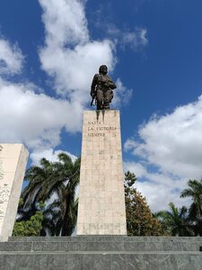 Mausoleo del Che Guevara (provincia de Villa Clara, municipio de Santa Clara, ciudad Santa Clara, Plaza de la Revolutión), müzeler ve sanat galerileri  Santa Clara'dan