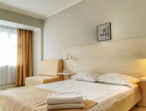 Sky Hotel (Akhmatbek Suyumbayev Street No:65), otel  Bişkek'ten