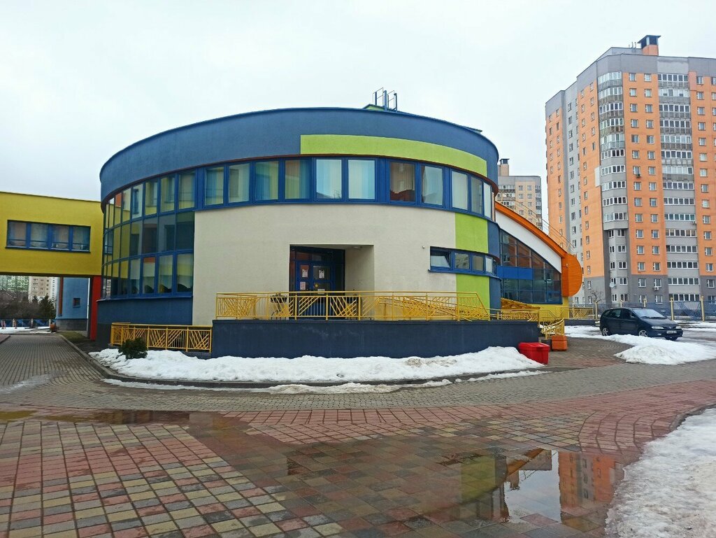 Yüzme havuzları Бассейн средней школы № 2, Minsk, foto