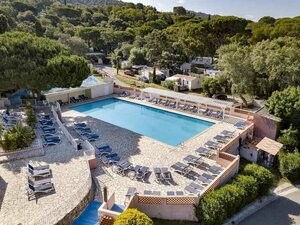 Parc Saint James Montana (Provence-Alpes-Côte d'Azur, Var, Arrondissement de Draguignan, Gassin, Route du Bourrian), otel