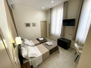 De Nava Suite (Calabria, la città di Reggio di Calabria, Via de Nava Giuseppe), otel  ReggioCalabria'dan