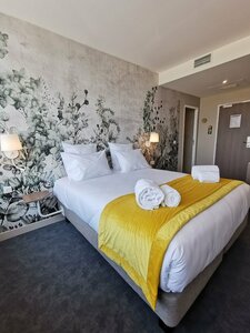 Aux Ateliers (Bourgogne-Franche-Comté, Jura, Arrondissement de Dole, Salans, Rue de la Croix, 4), otel