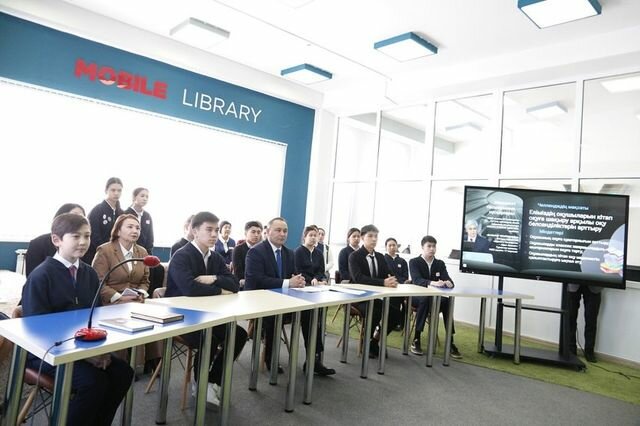 Devlet kurumları ve bakanlıklar Department of Education of Akmola Region, Kökşetav, foto