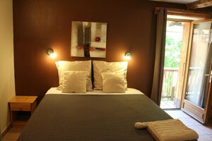 Chambre d'hôtes La Jarbelle - Gîte et SPA (Bourgogne-Franche-Comté, Côte-d'Or, Arrondissement de Dijon, Mesmont, Impasse Saint Laurent, 4), otel