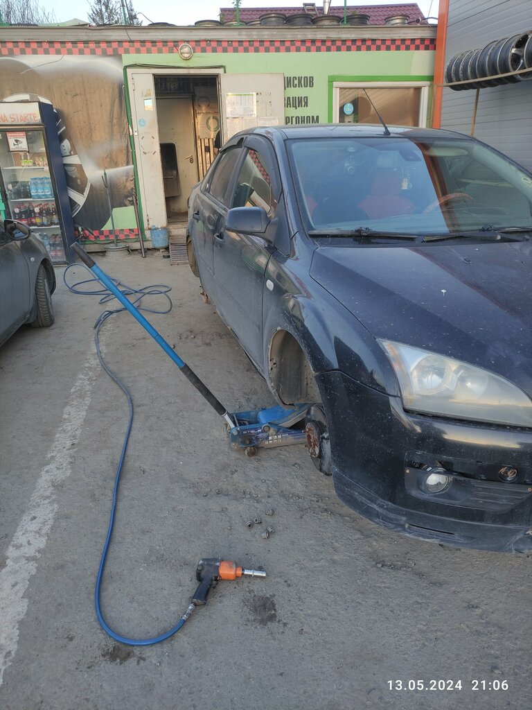 Oto lastik tamiri Na starte, Novosibirsk, foto