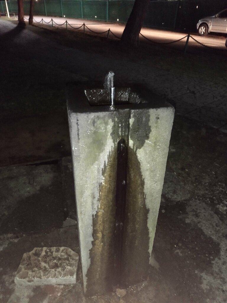 Tulumba Питьевой фонтан, Pitsunda, foto