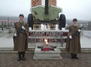 Вечный огонь (Republic of Bashkortostan, Uchaly, park kultury i otdykha), turistik yerler  Uçaly'den