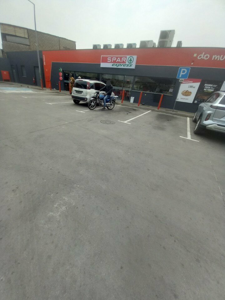 Süpermarket Spar express, Loanda, foto