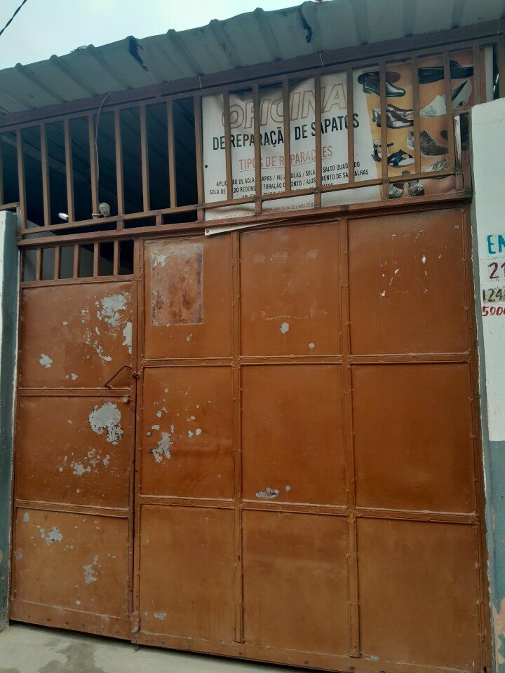 Ayakkabı tamiri Oficina de reparação de sapatos, Loanda, foto