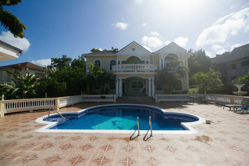 Otel Steel Love Villa, Montego Bay, foto