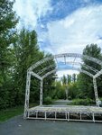 Сцена (Samara Region, Syzran, park imeni Ostrovskogo), konser salonları  Syzran'dan