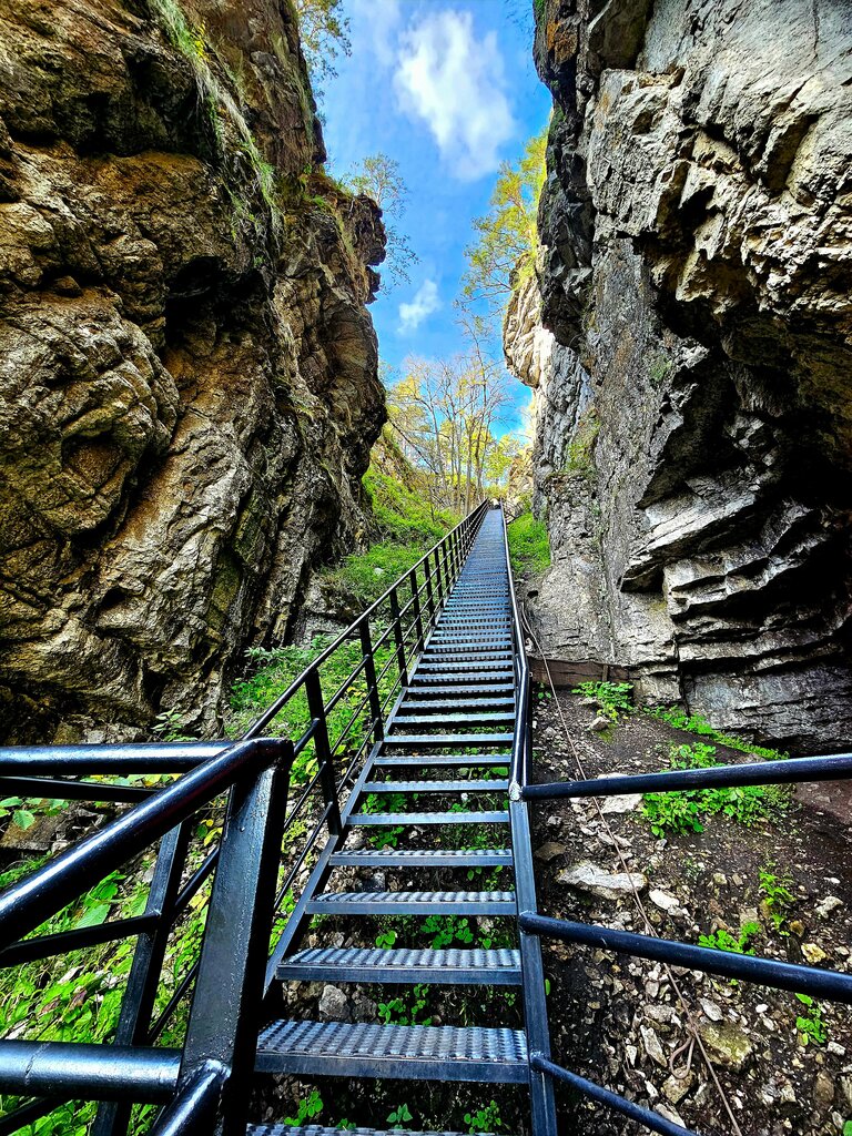Turistik yerler Грот Юношеский, Çeliabinskaya oblastı, foto