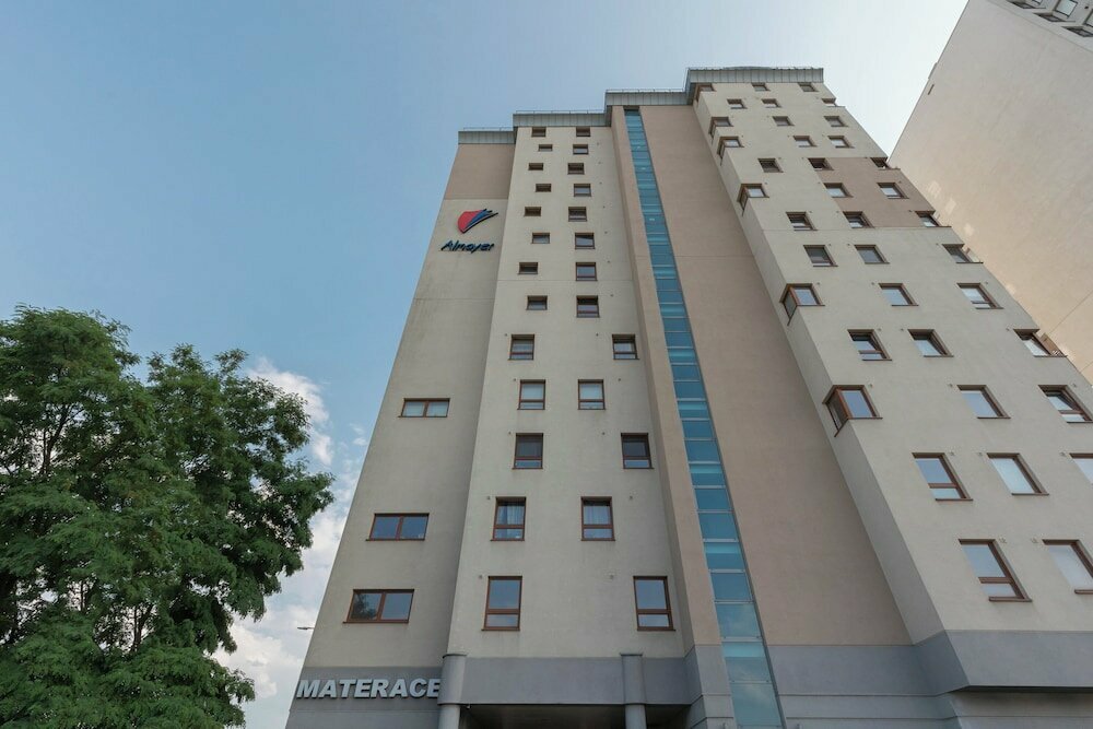 Otel Spacious Apartment + Parking by Renters, Varşova, foto