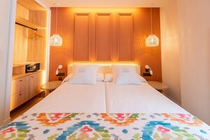 La Puerta de Nerja Hostal Boutique (Calle Animas No:1, Frigiliana), otel
