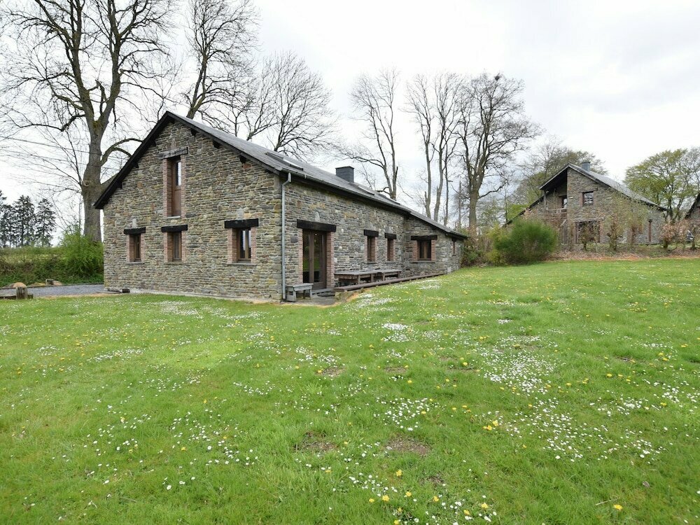 Otel Spacious Holiday Home in Houffalize With Barbecue, Lüksemburg, foto