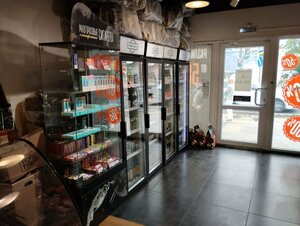 Pivnoj dvor (Gorkogo Street No:104Б, Kaliningrad), bira dükkanı  Kaliningrad'dan
