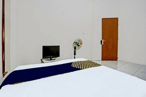 Spot On 92077 Tarlo Guest House 3 (East Java, Surabaya City, Сity of Surabaya), otel  Surabaya'dan