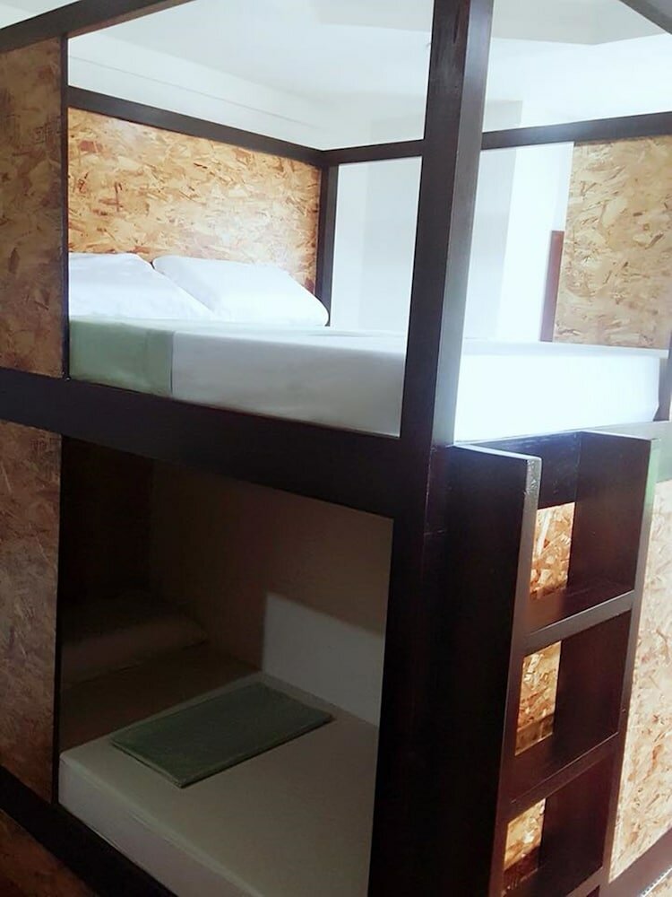 Otel Spinning Cat Hostel - Adults Only, Tagbilaran, foto