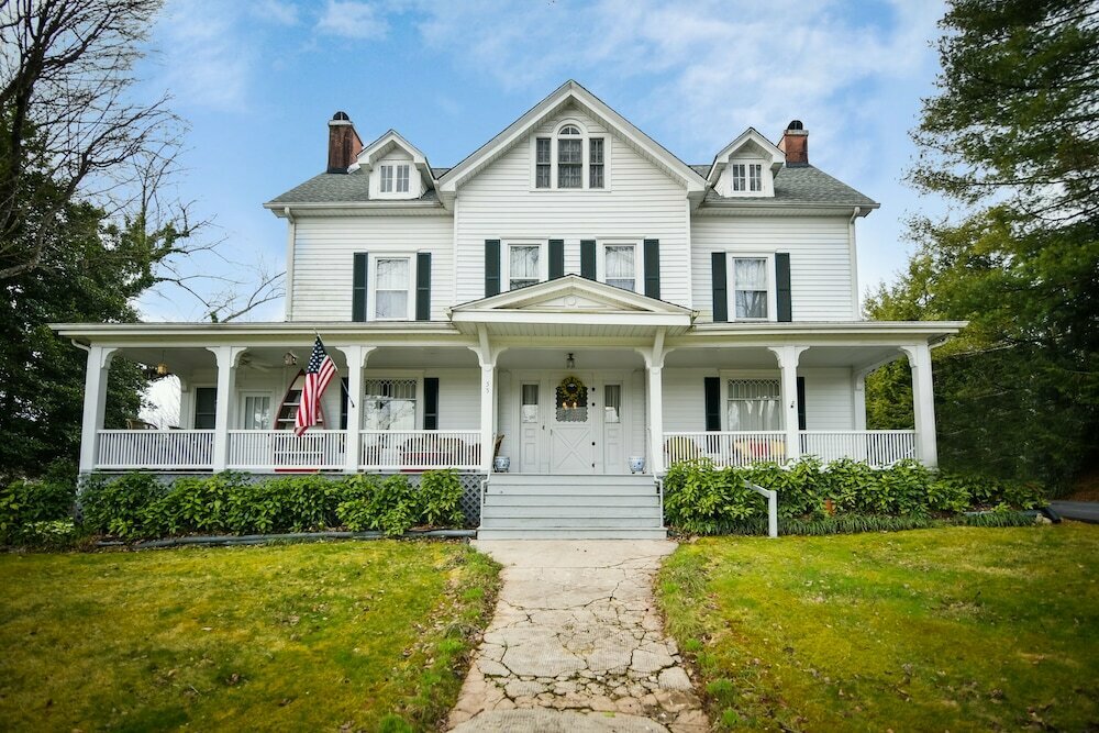 Otel Love Lane Bed & Breakfast, Waynesville, foto