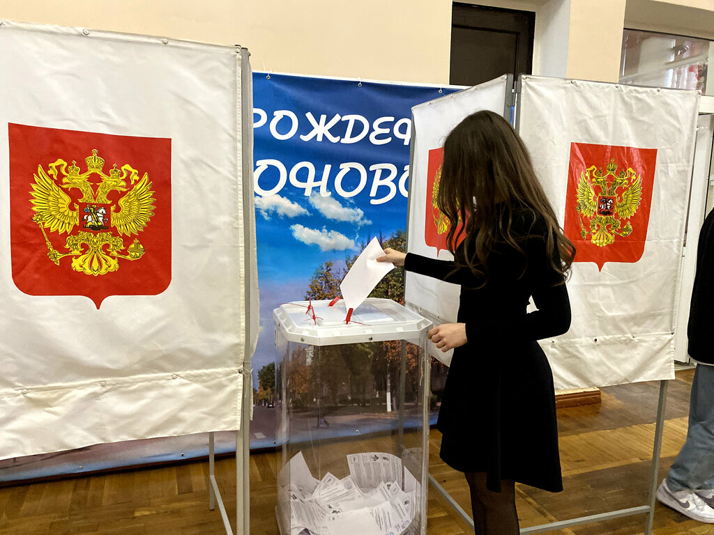Siyasi partiler Общественная приемная партии Единая Россия, Safonovo, foto