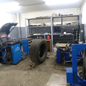 BelWestTour (Elievatarnaja vulica No:3, Maladziechna), otomobil servisi  Molodchenko'dan